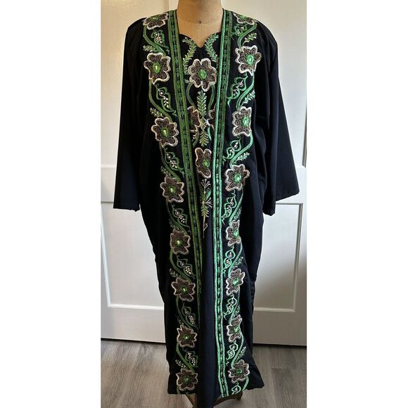 Philippa | Kaftans | Vtg 7s Philippa Floral Embroidered 2 Piece Caftan ...